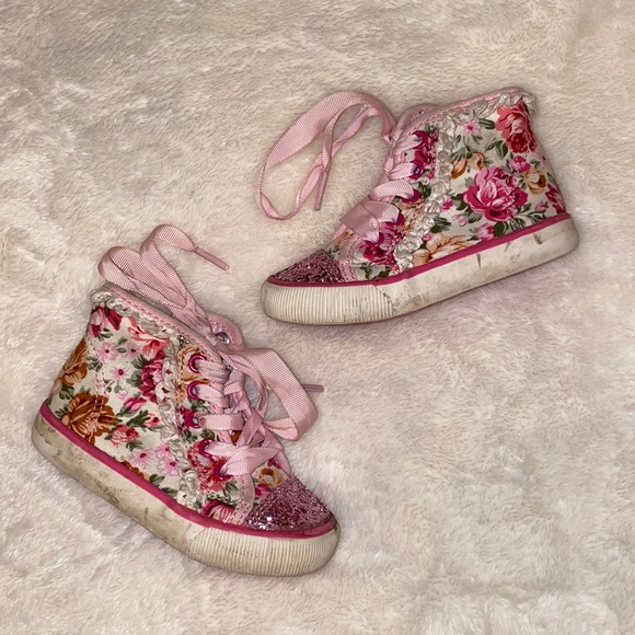 Maggie & Zoe | Shoes | Maggie Zoe Flower Shoes | Poshmark